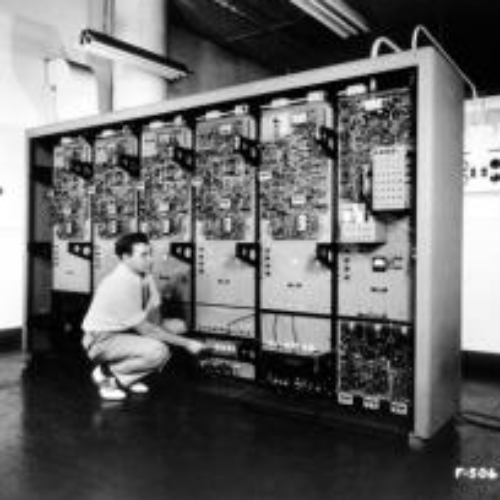 23h 58min, jun 30, 1956 y - 1956 El primer sistema operativo (el GM-NAA ...