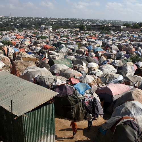 5 mayo 1986 año - Salva is sad because his uncle died, but it makes him ...