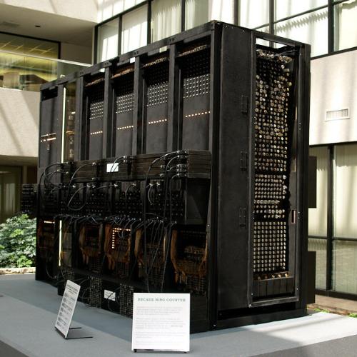 2 ene 1945 año - ENIAC (Cinta de tiempo)
