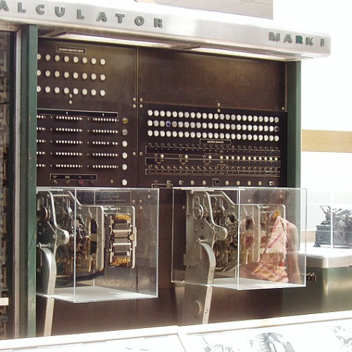 1 ene 1940 año - PRIMERA COMPUTADORA ELÉCTRICA (Cinta de tiempo)