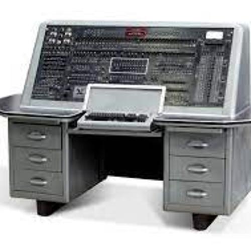 la primera computadora UNIVAC (jan 1, 1951 – jan 1, 1952) (Timeline)
