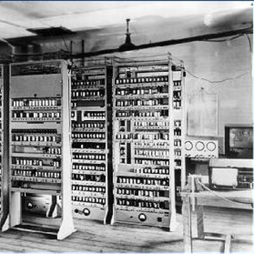 jan 4, 1948 - EDVAC Segunda computadora digital (Timeline)